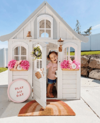 The Best Playhouse(s) for Girls & The Cutest Instagram Makeover Ideas ...