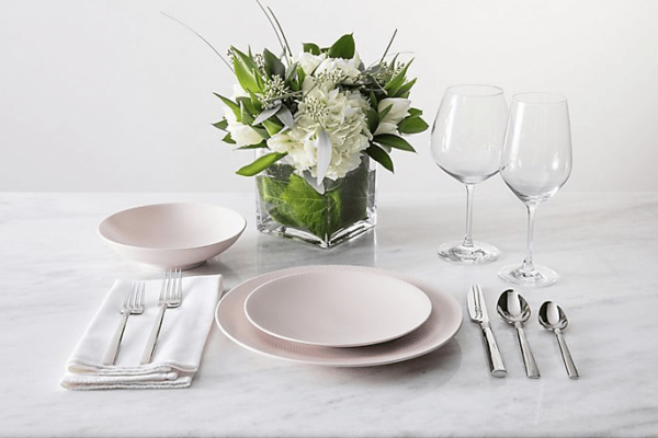 The Best Pink Dinnerware To Girly Up Your Table - The Mood Guide