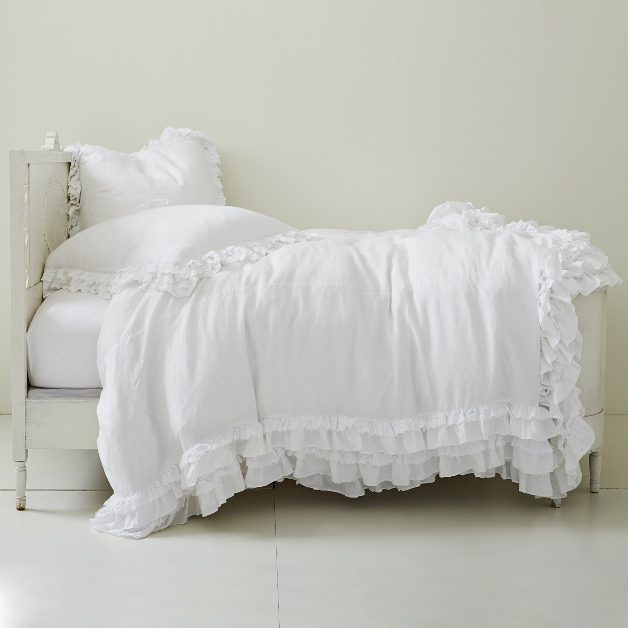 Shabby Chic Bedding: The Best Brands & Stores To Create The Most ...