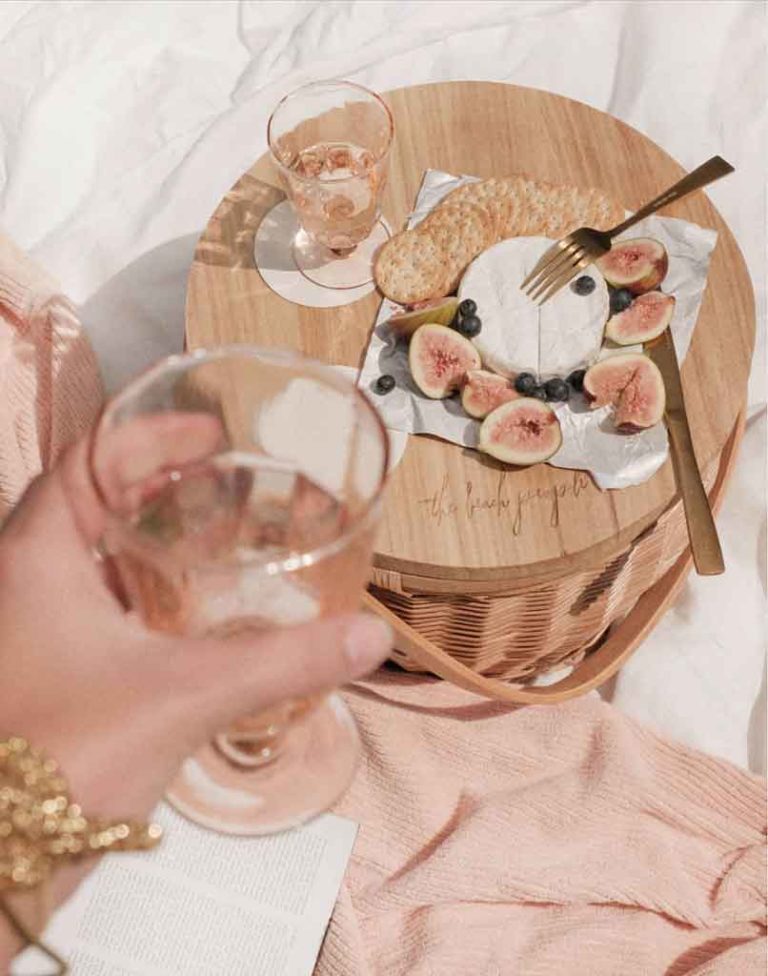 Everything You Need to Set the Perfect Cottagecore Picnic - The Mood Guide