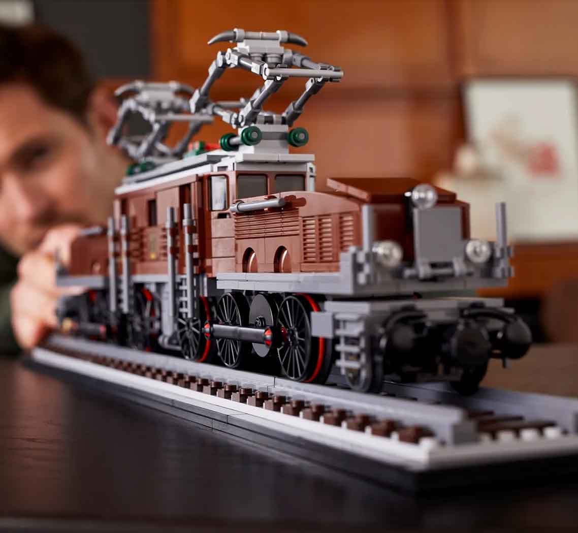 Train Gifts for any Adult with Wanderlust - The Mood Guide