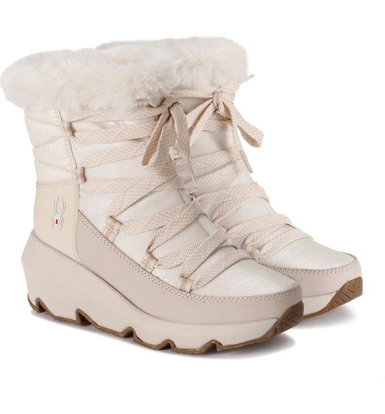 Cute Snow Boots To Toasty Up Your Winter Outfits - The Mood Guide