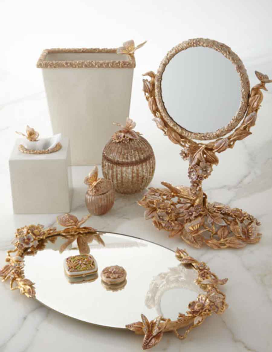 How to be Royalcore? The Royal Aesthetic that will make you Channel ...