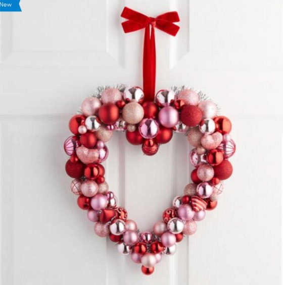 Romantic Heart Decor Ideas, Cookware & Dinnerware sets to set the mood ...