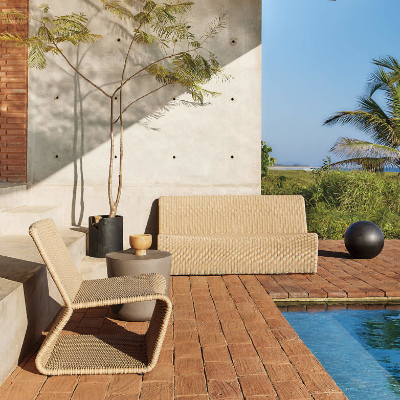 The Best Wicker & Wood Lounge Chairs For Your Cozy-Cool Outdoor Area ...
