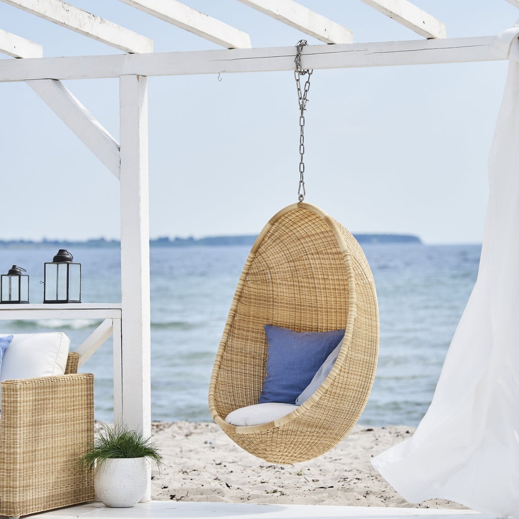 The Best Wicker & Wood Lounge Chairs For Your Cozy-Cool Outdoor Area ...