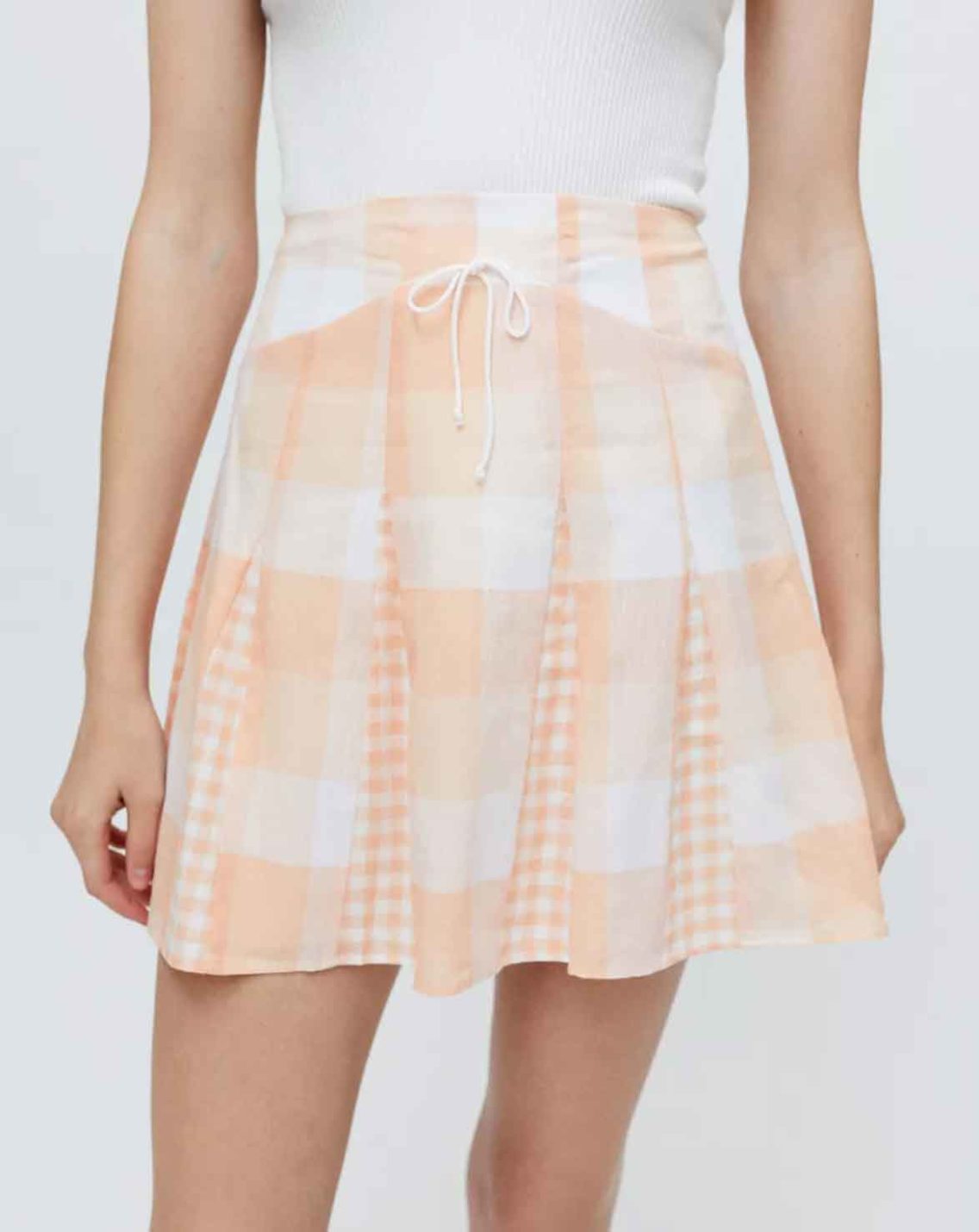 Evoking the Soft Girl Aesthetic - The Mood Guide