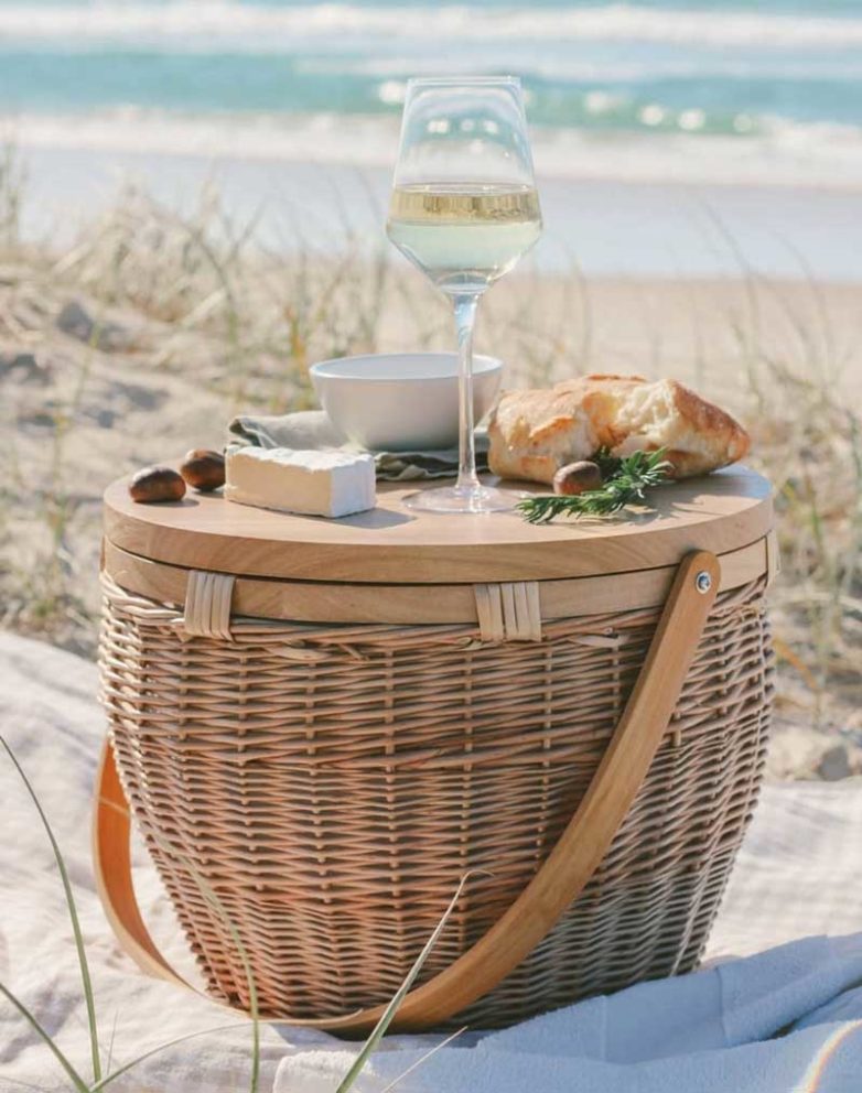 The Cutest Vintage Picnic Baskets for Idyllic Picnics