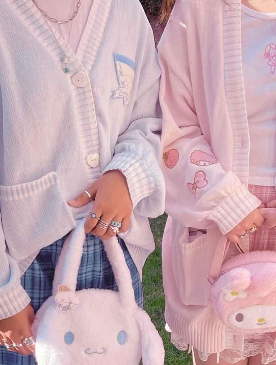Evoking the Soft Girl Aesthetic - The Mood Guide