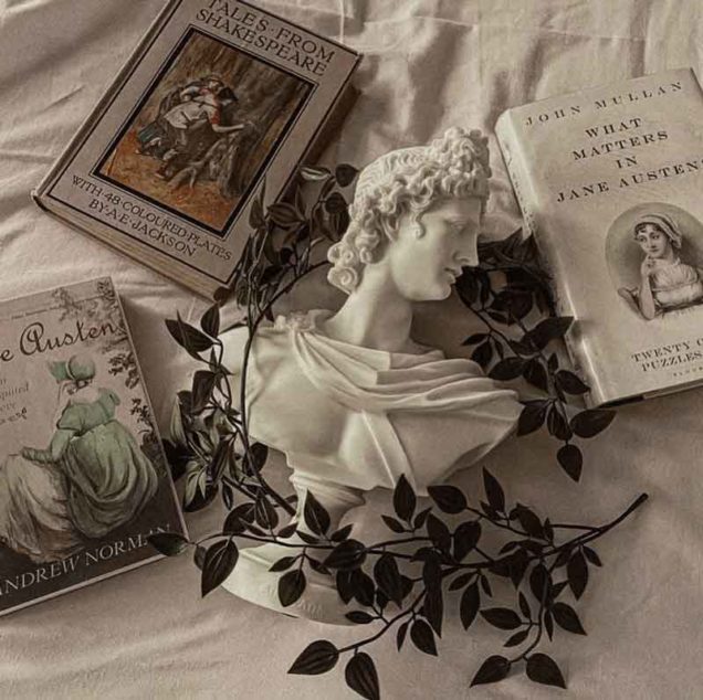 The Ultimate Guide for Light Academia Aesthetic (Outfits, Room Ideas ...