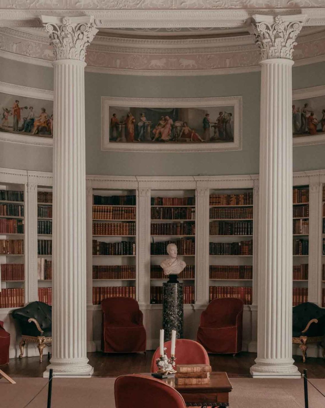 The Ultimate Guide for Light Academia Aesthetic (Outfits, Room Ideas ...