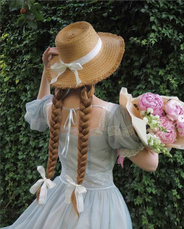 Cute Cottagecore Hairstyles for Every Type of Hair - The Mood Guide