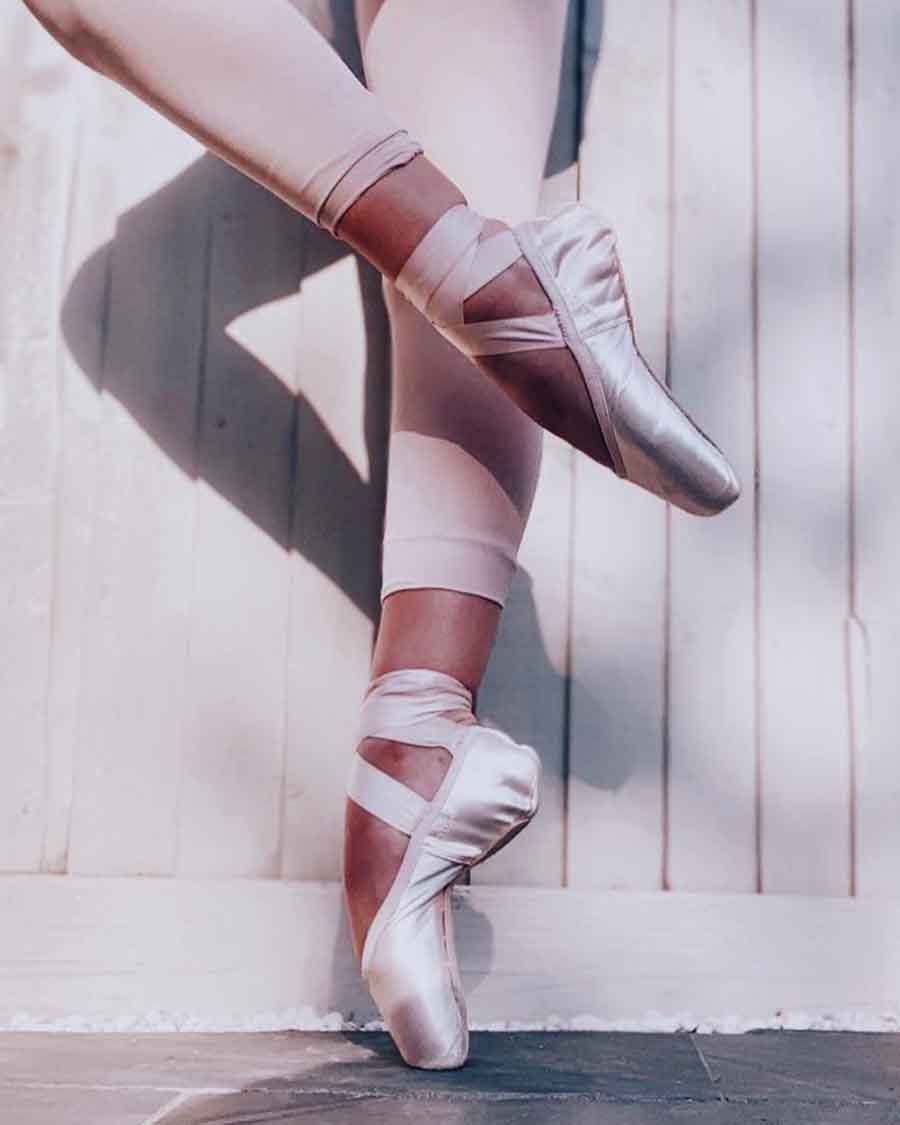 Balletcore: The Ballet Aesthetics That Will Channel Your Inner Swan ...