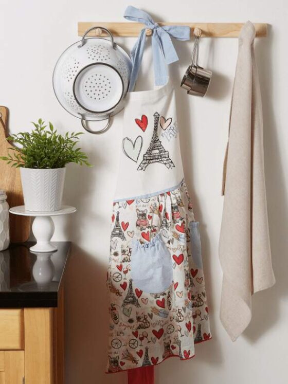 Cute Aprons For Women & Man Who Love Being In The Kitchen - The Mood Guide