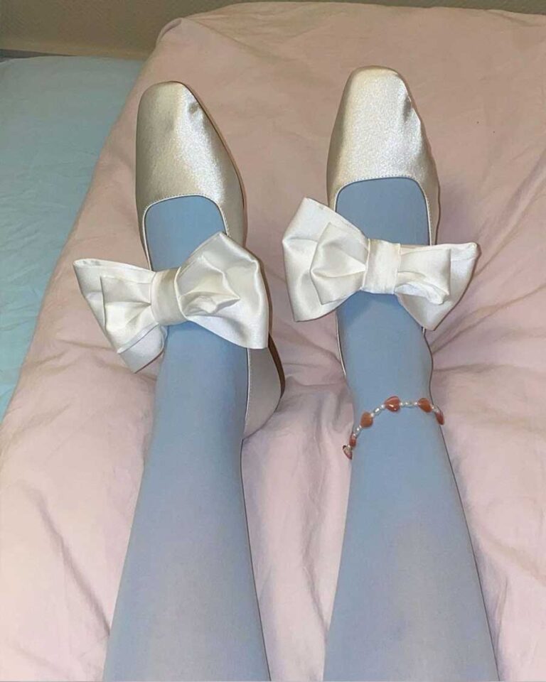 Light Blue Aesthetic Guide: All about the Daydreamers Color - The Mood ...