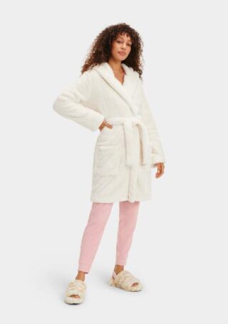 The Best White Robes For Every Mood & Season (For Chic SPA, Bridal, Or ...