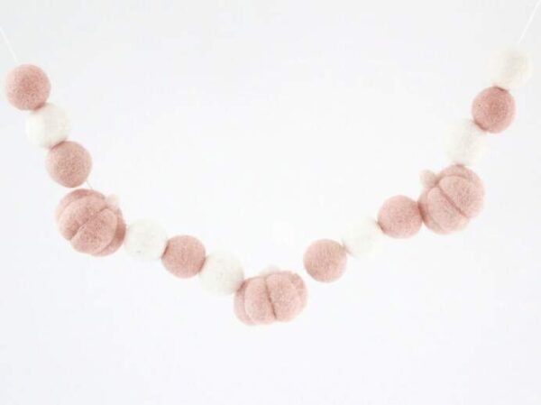 Pink Fall Decorations To Create The Coziest Girly Aesthetic In Your ...