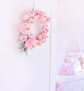 Pink Fall Decorations To Create The Coziest Girly Aesthetic In Your ...