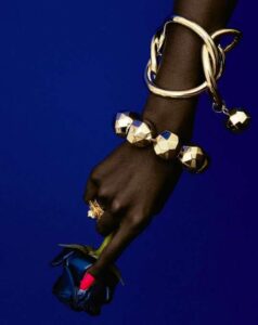 Gold Aesthetic: A Luxurious Inspiration Guide - The Mood Guide