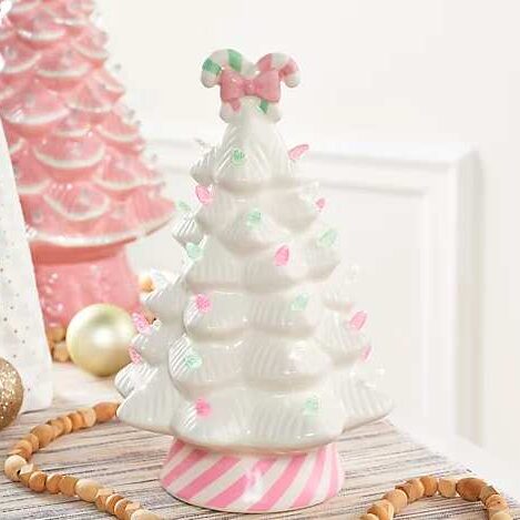 The Cutest Pink Christmas Decorations To Make Your Dreams Come True ...