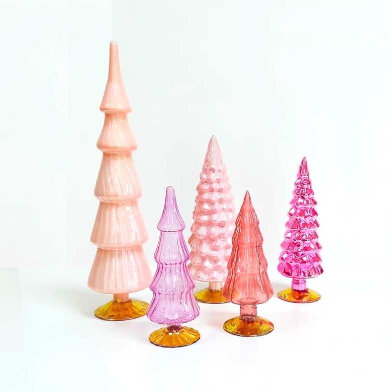 The Cutest Pink Christmas Decorations To Make Your Dreams Come True