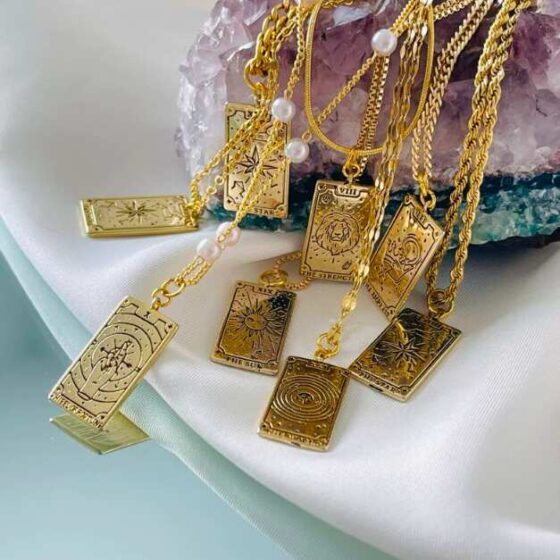 The Most Aesthetic Gold Gifts. Some Of Them Are Way More Creative Than ...