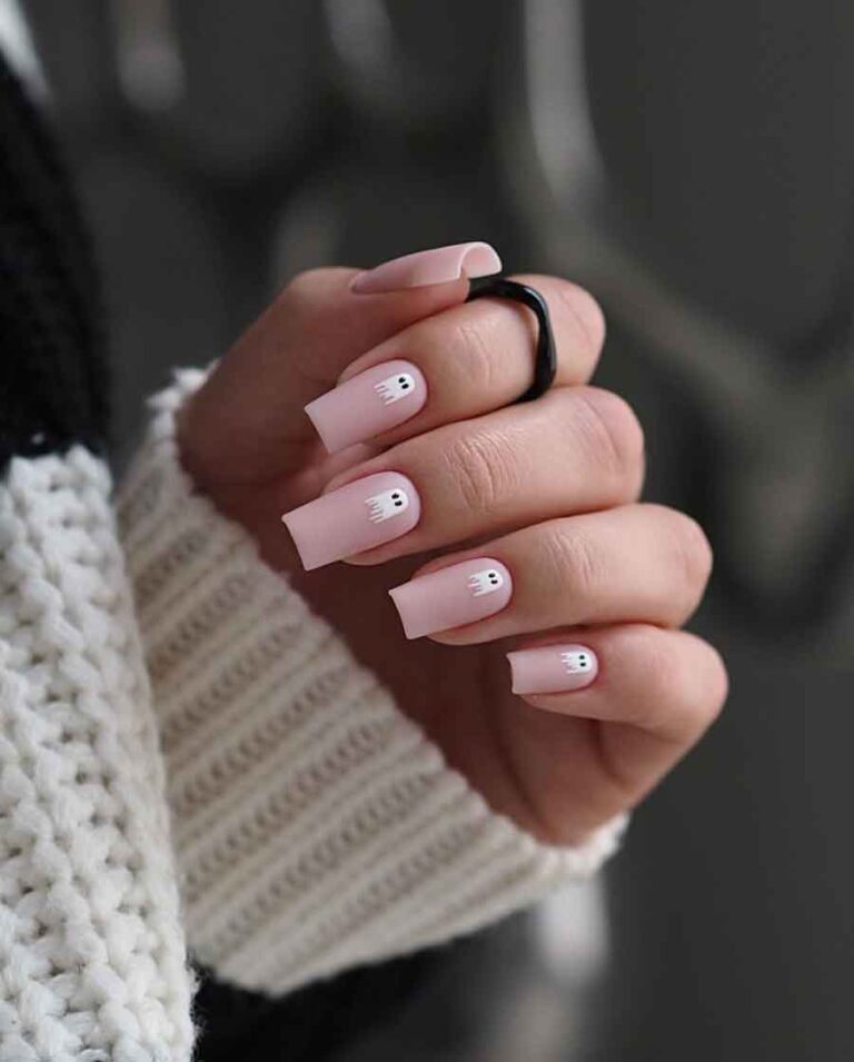 40+ Cutest Nails Ideas & Themes to Try Any Season