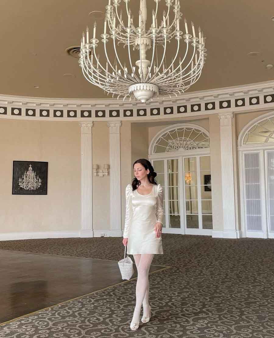 Coquette Aesthetic Guide (Outfits, Decor & Romantic Parisian Lifestyle ...