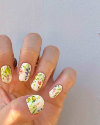 45+ Flower Nails Designs (To Go Buy Yourself Flowers) - The Mood Guide