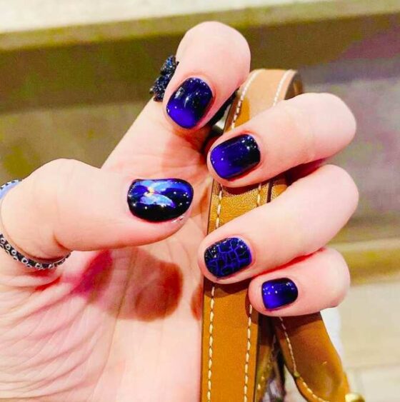 37 Navy Blue Nails To Try Even After January Blues Are Gone - The Mood ...