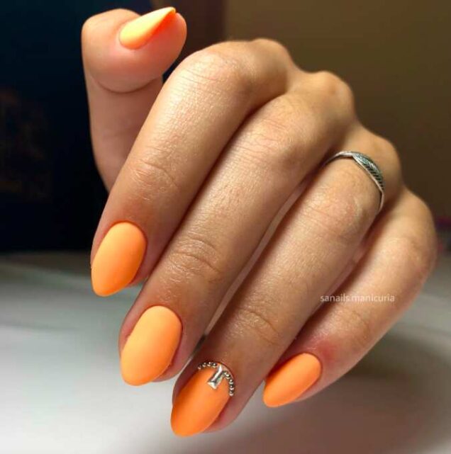 These Orange Nails Designs Are The Energy Boost You Need Right Now ...
