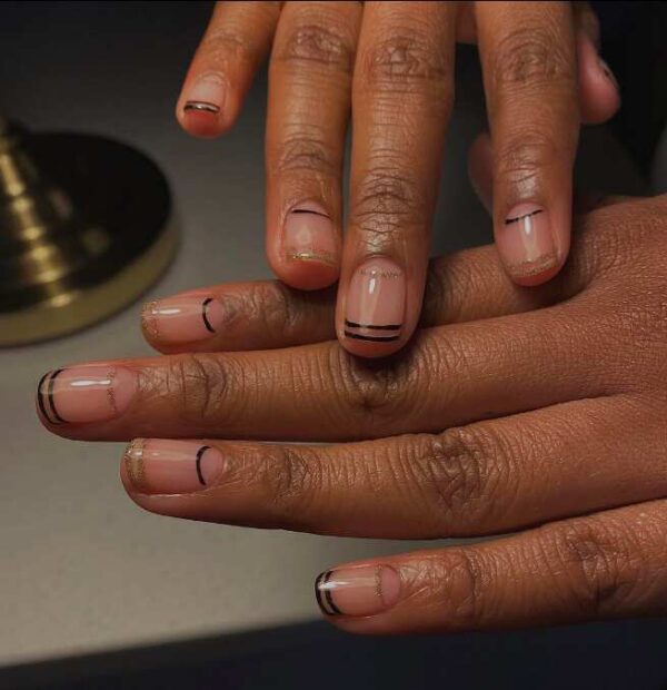 67 Nails Design With Lines, Swirls & Waves To Try Right Now - The Mood ...