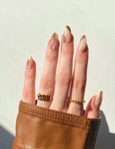 67 Nails Design With Lines, Swirls & Waves To Try Right Now - The Mood ...