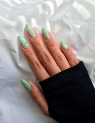 41 Light Green Nails Ideas (Matcha, Sage, Jade, etc) For a Soft Manicure