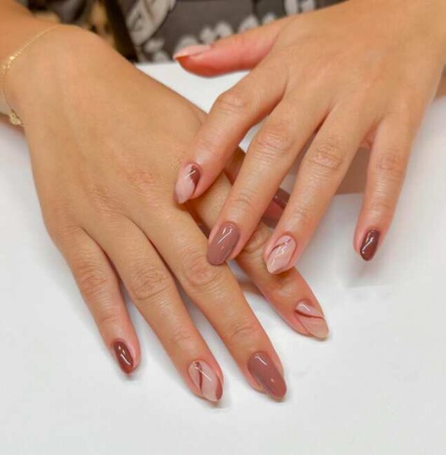 67 Nails Design With Lines, Swirls & Waves To Try Right Now - The Mood ...