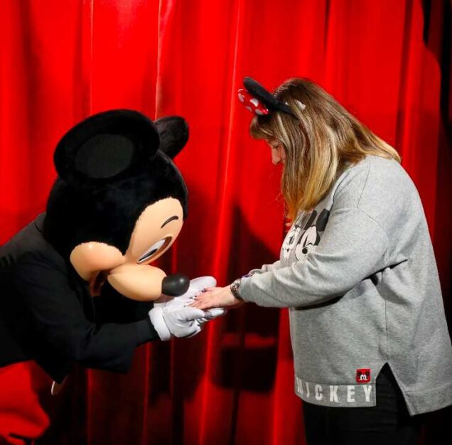 110+ Disney Nails Designs Ideas & Stickers To Inspire Your Trip to Disneyland - The Mood Guide