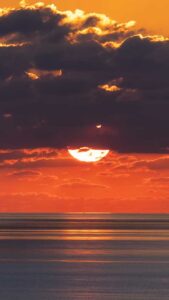 Breathtaking Wallpapers of Sunsets for iPhone - The Mood Guide