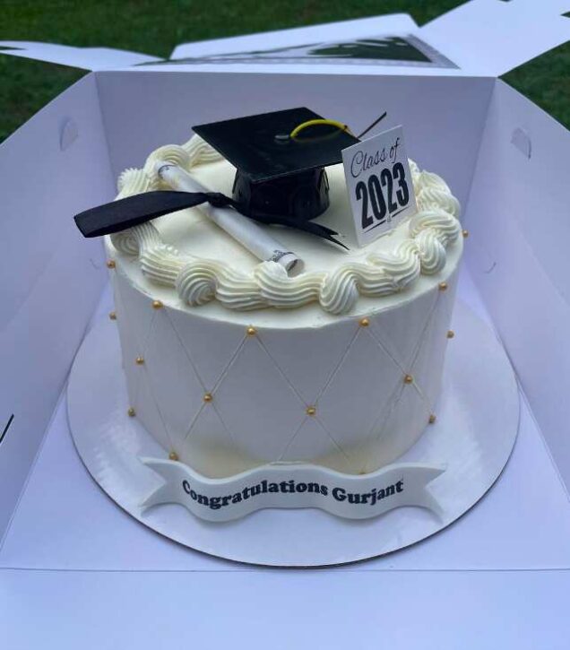 30 Aesthetic Graduation Cake Ideas To Celebrate Your Big Win