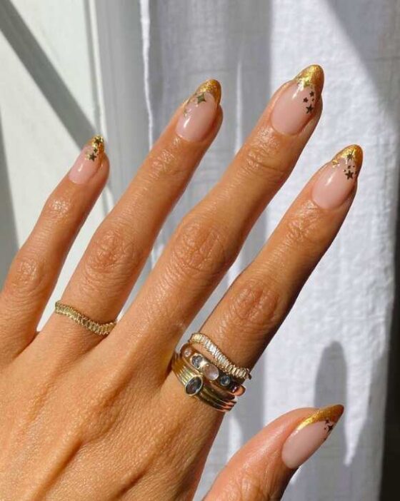 40+ Star Nail Designs To Try Right Now - The Mood Guide
