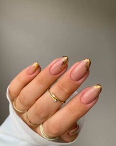 40+ Minimalist Nails Designs For A Chic Manicure - The Mood Guide