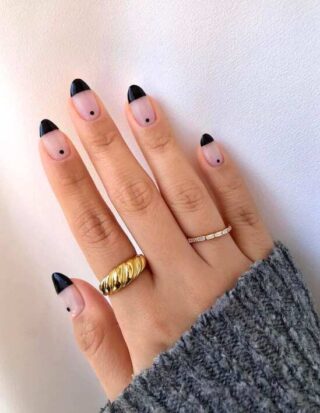 40+ Minimalist Nails Designs For A Chic Manicure - The Mood Guide