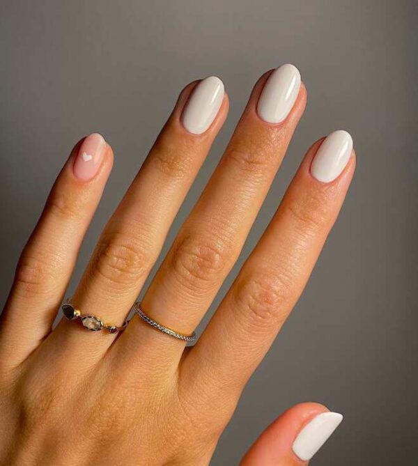 40+ Minimalist Nails Designs For A Chic Manicure - The Mood Guide