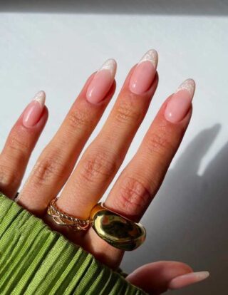 40+ Minimalist Nails Designs For A Chic Manicure