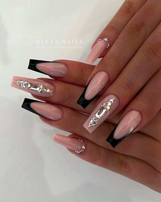 25+ French Nails With Black Tips To Inspire Your Moody Manicure - The ...
