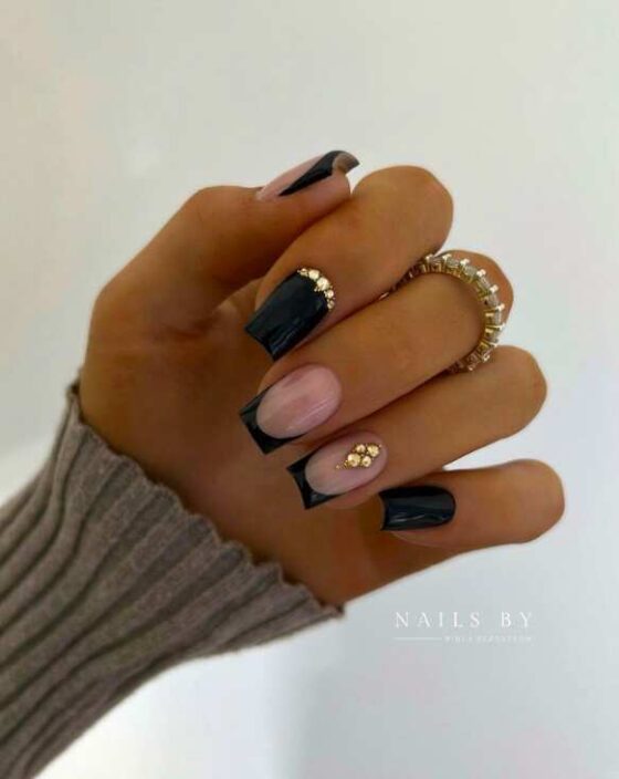 25+ French Nails With Black Tips To Inspire Your Moody Manicure - The ...