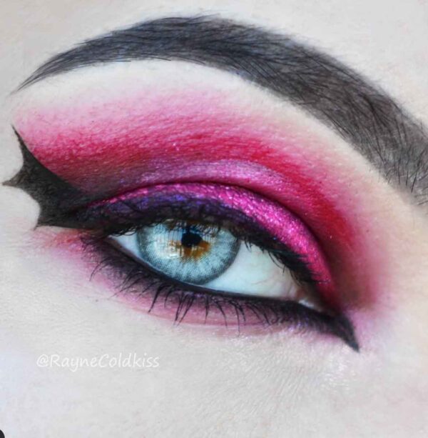 Easy Vampire Makeup Ideas for Halloween - The Mood Guide