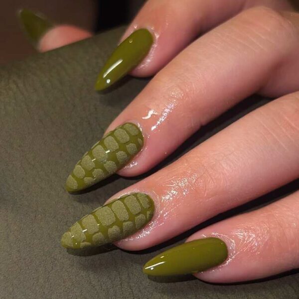 Sweater Nails: The Coziest Designs For A Warm Fall & Winter Manicure ...