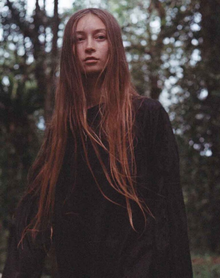 Spellbounding Witchy Hairstyle Ideas for a Halloween in full Style ...