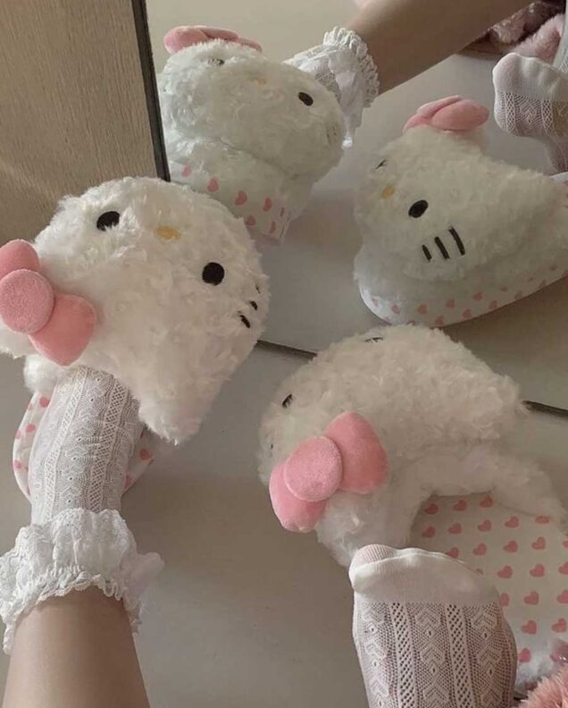 The Cutest Hello Kitty Aesthetic Guide (Outfits, Decor & lifestyle ...