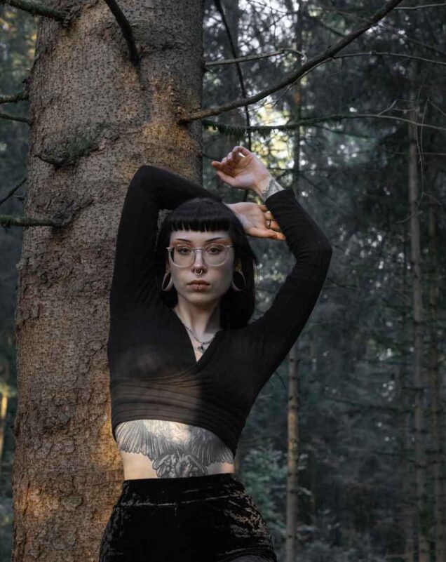 Spellbounding Witchy Hairstyle Ideas for a Halloween in full Style ...